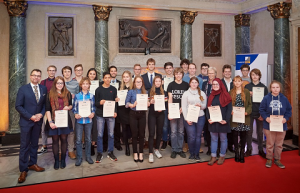 Preisverleihung der Uni Bonn an Schülerin des Adenauer-Gymnasiums: FFF ...